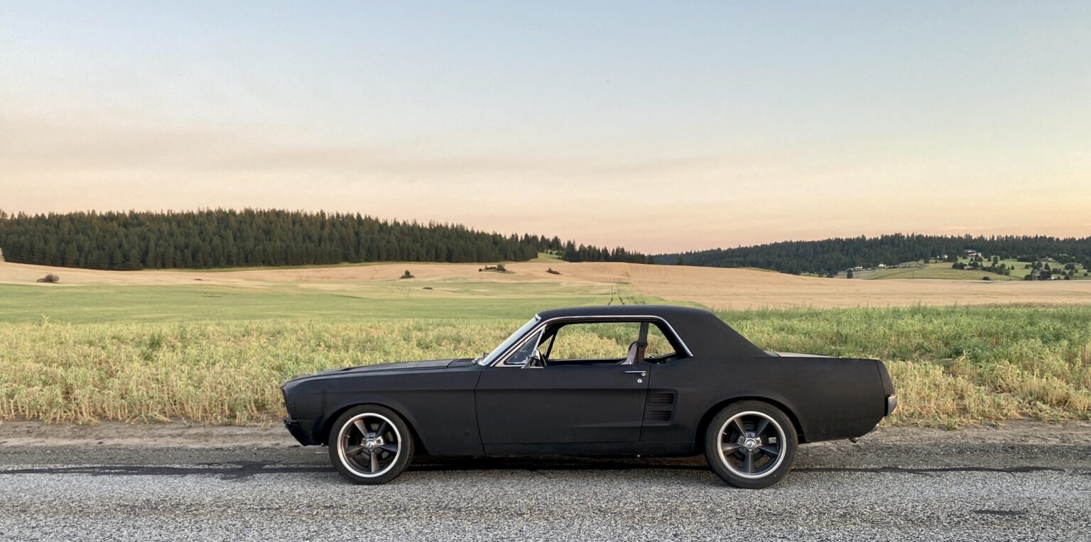 Aš pasiėmiau šį 67 m. „Mustang Coupe Restomod“, kad būtų galima ...
